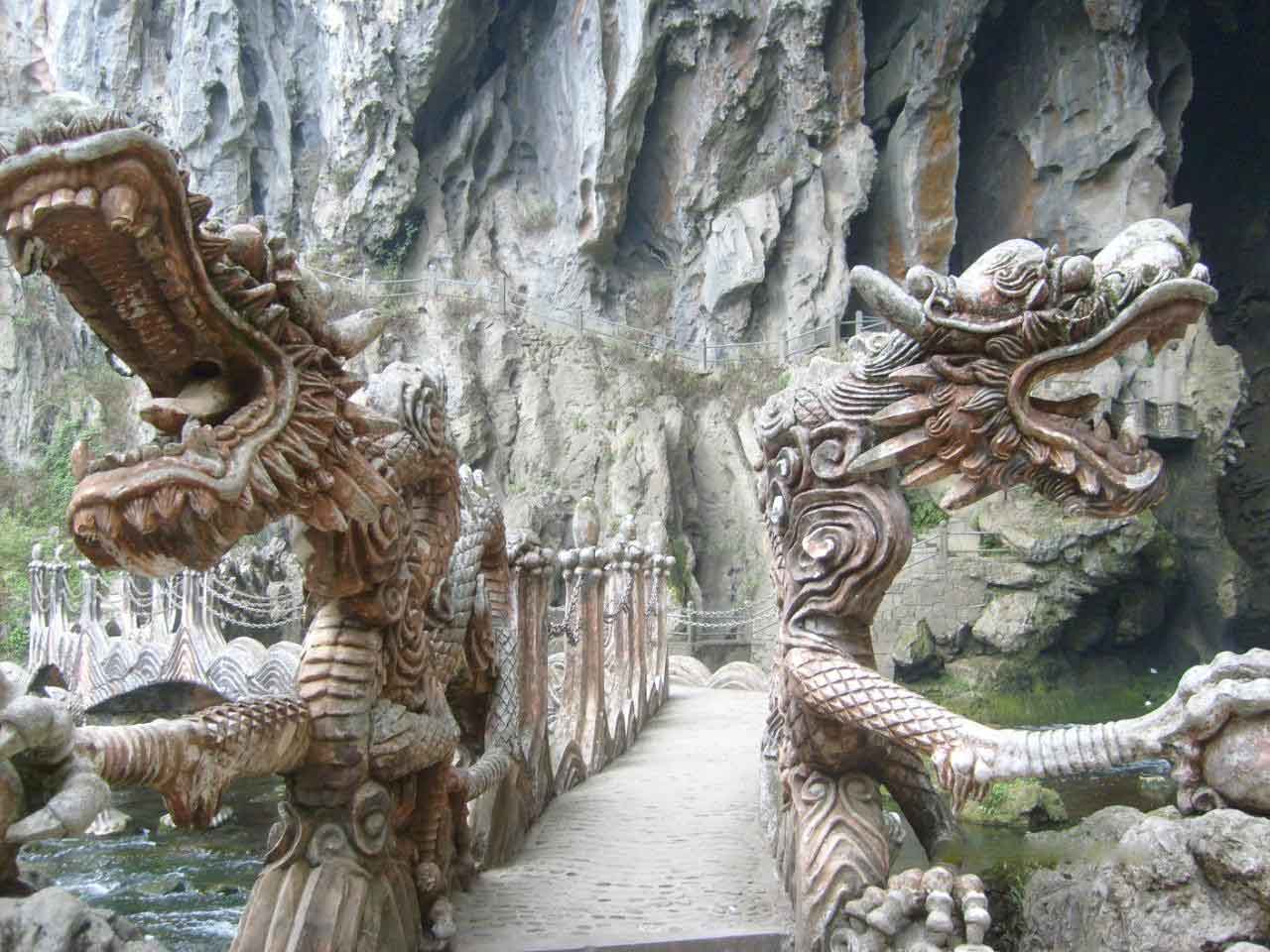 Photos, Images & Pictures of Dragon Palace Scenic Area, Guizhou China ...