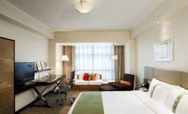 Holiday Inn Central Plaza