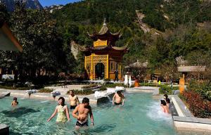 Photos, Images & Pictures of Yellow Mountain Hot Spring, Huangshan ...