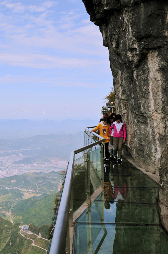 Photo, Image & Picture of Tianmenshan Mountain Viewing Deck