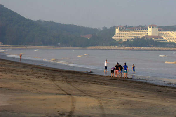 Photos, Images & Pictures of Black Sand Beach, Macau China Photo Gallery