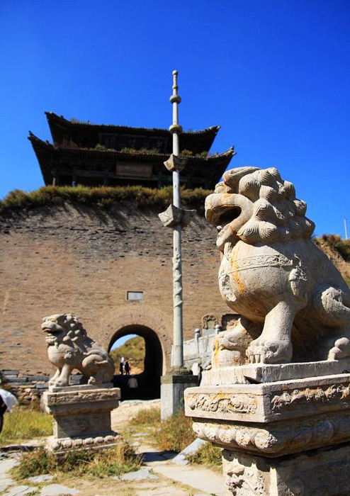 Photos, Images & Pictures of Yanmen Pass stone lions, Datong China ...